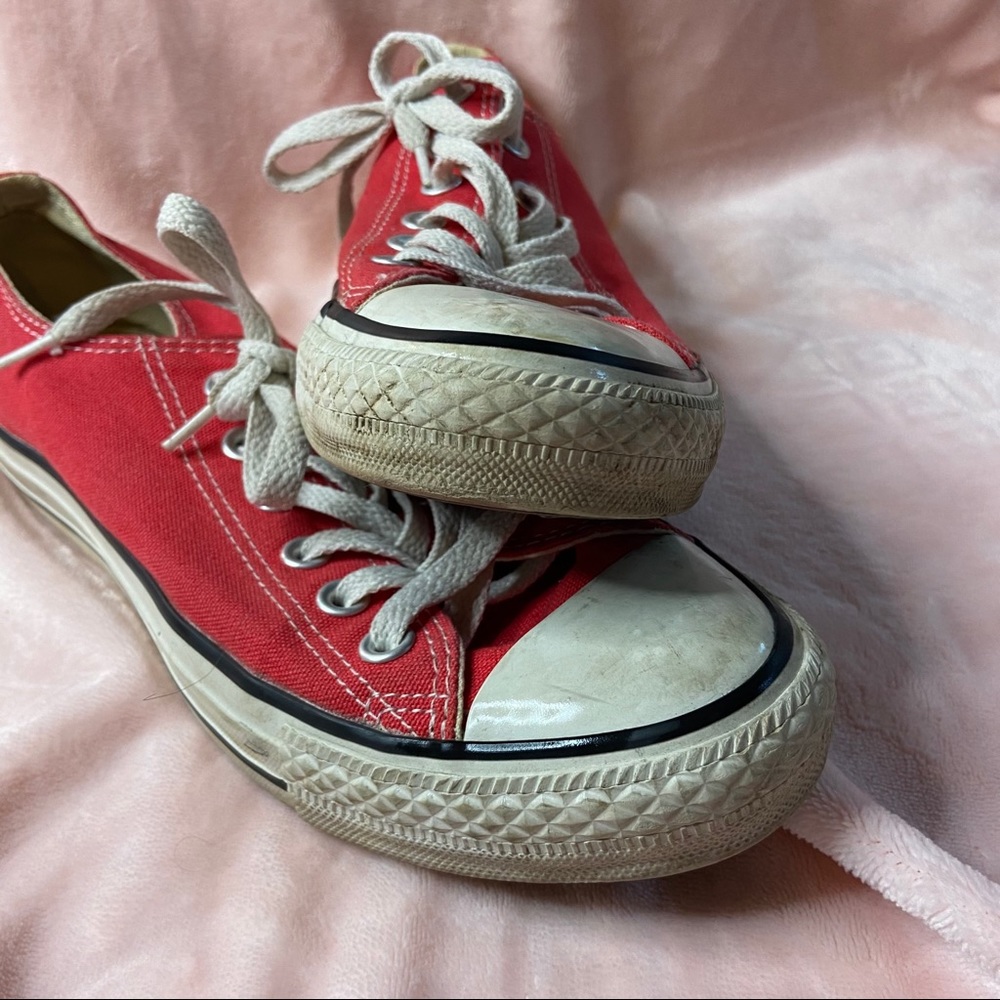 Red Low Top Converse - Gem